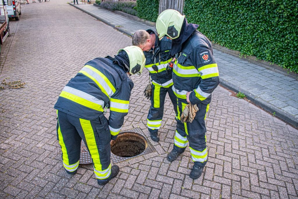 Lucht uit het riool laat brandweer uitrukken
