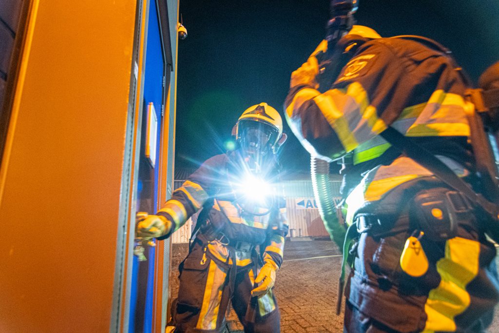 Brandweer oefening zet Brezan en CarCleaning vol rook