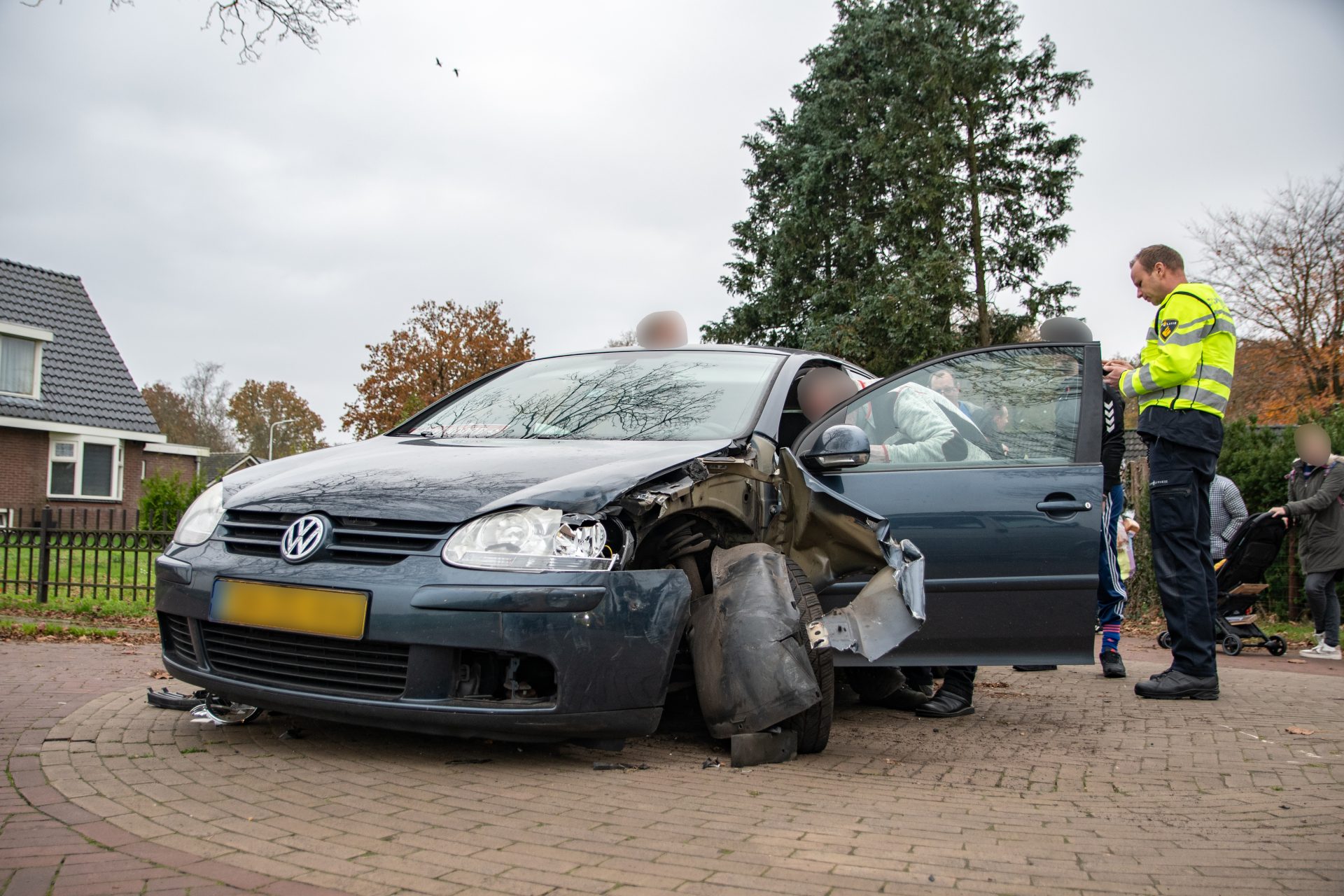 Gewonde bij botsing tussen auto en bestelbus